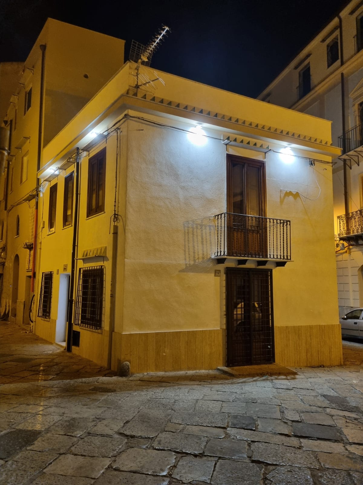 Catoio Semplice Via Sedie Volanti – Le Fuoriserie Appartamenti